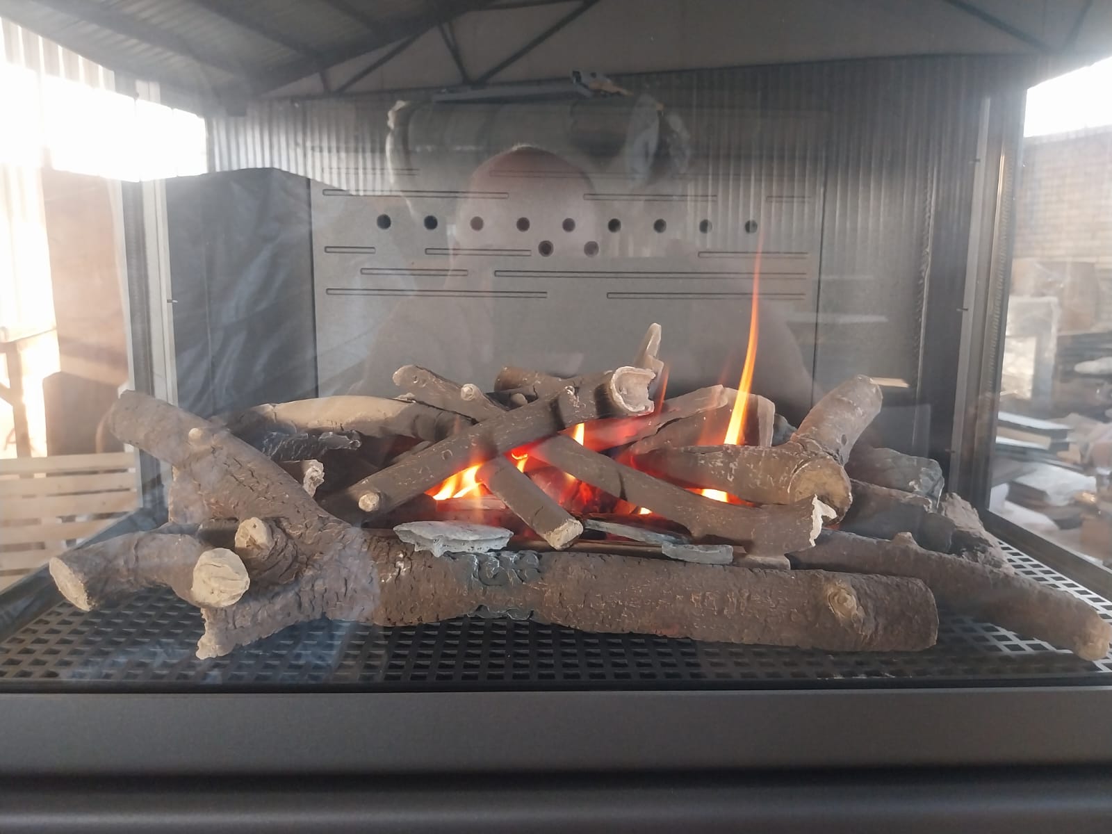KFD Ariana 3-Sided Glass Direct Vent Gas Fireplace | LP & Natural Gas ...